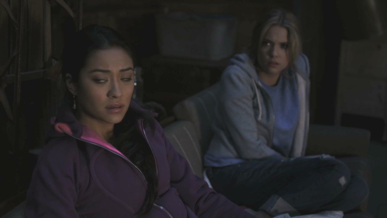 1.01 Pilot - PLL101-00053 - Pretty Little Liars Screencaps
