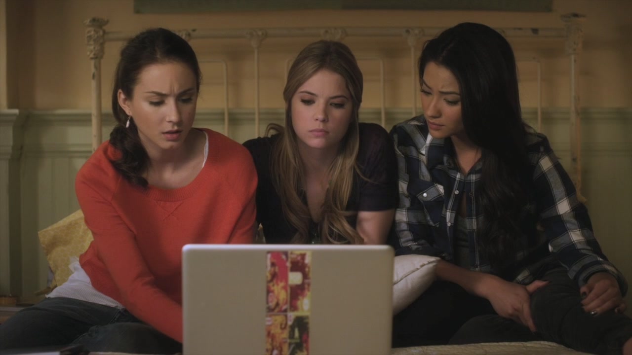 1.17 The New Normal - PLL117-0012 - Pretty Little Liars Screencaps