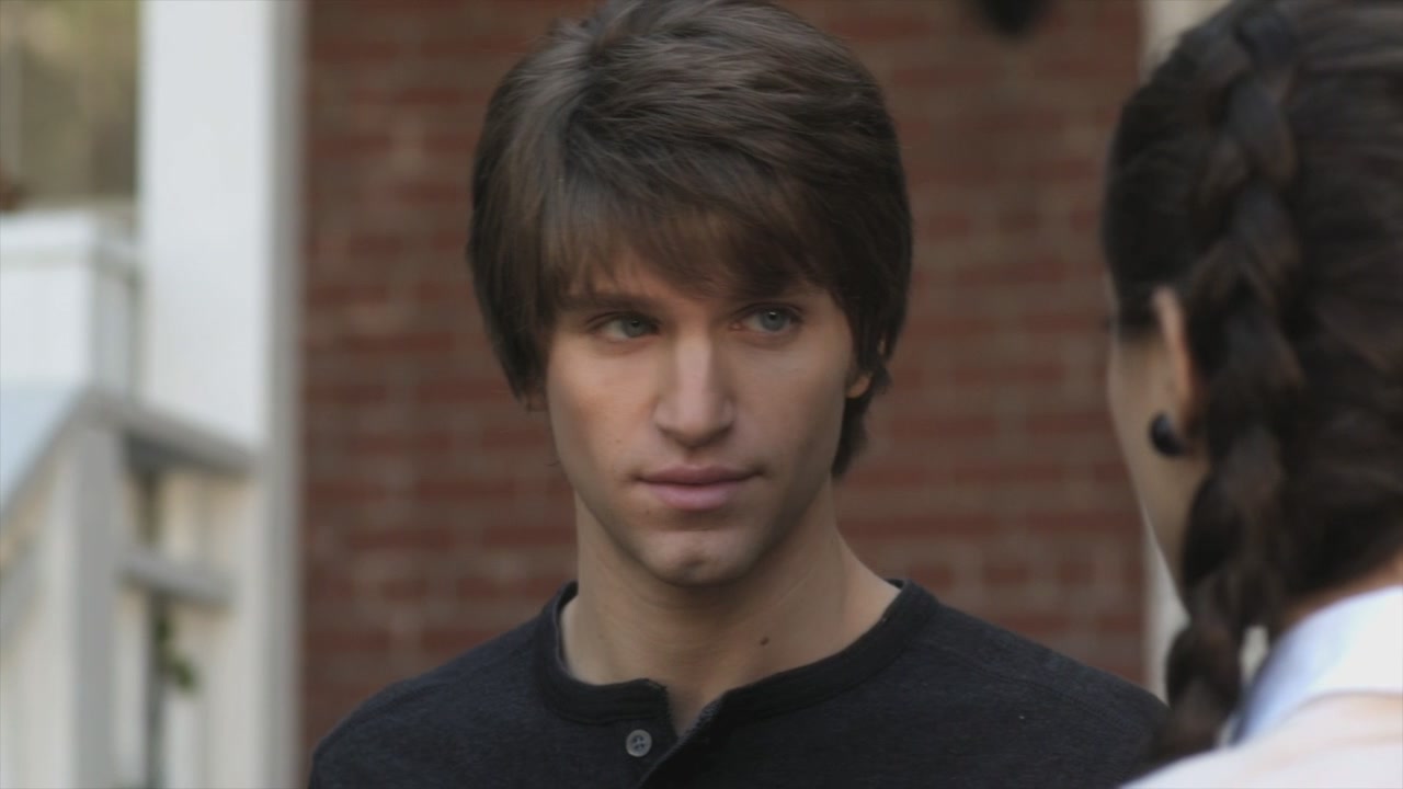 1.17 The New Normal - PLL117-0370 - Pretty Little Liars Screencaps