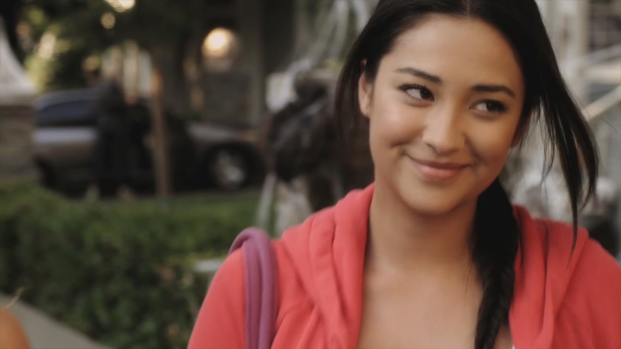 2.13 The First Secret - PLL213-00710 - Pretty Little Liars Screencaps